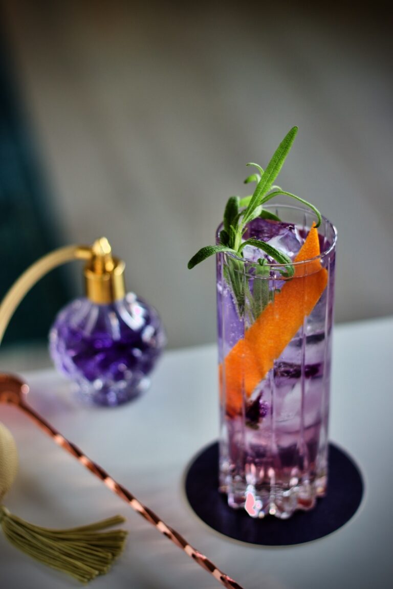 Essential Cocktail Glassware - thecocktailblog.dk